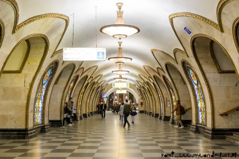 Guide to Moscow metro stations - the underground gallery