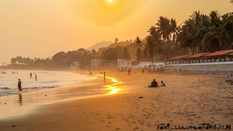 El Tunco, El Salvador - the Surfers Oasis on the Pacific Shore
